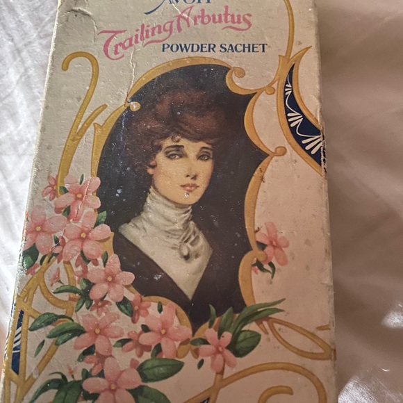 Avon | Skincare | Vintage Avon 975 Trailing Arbutuspowder Sachet ...